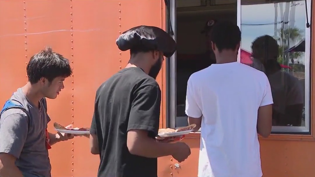 Masa Project giving out pizza to those in need | FOX 10 Phoenix