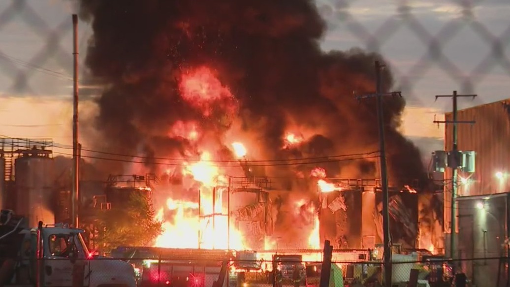Industrial building burns in Detroit | FOX 2 Detroit
