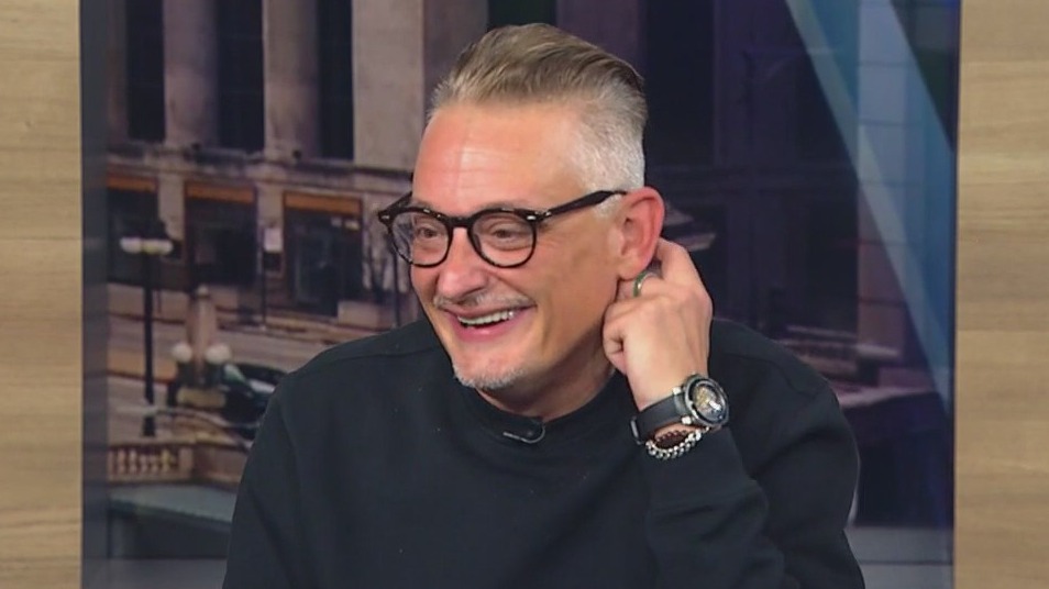 Riot Fest actually did it — John Stamos makes his long-awaited debut | FOX 32 Chicago