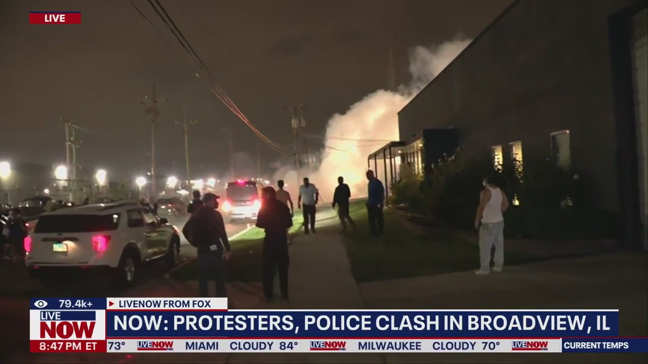 Protesters, ICE agents clash in Broadview, IL | LiveNOW from FOX