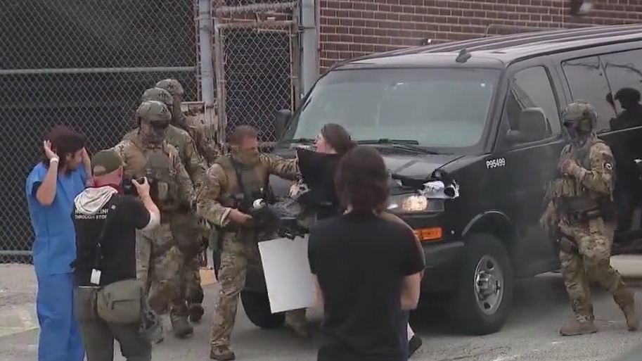 Broadview ICE center to remain open despite clashes between agents ...