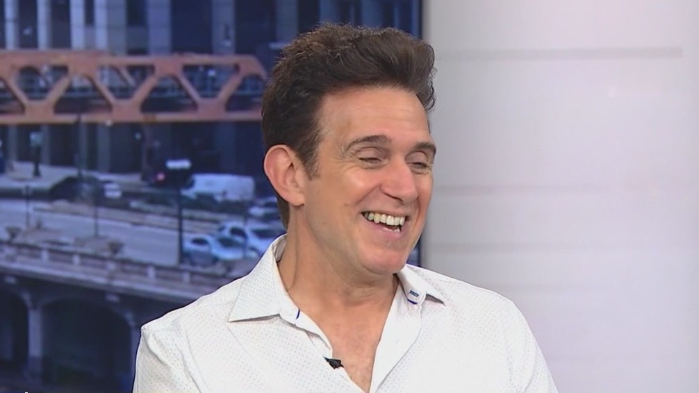 Ronnie Marmo embodies Lenny Bruce at Des Plaines Theatre | FOX 32 Chicago