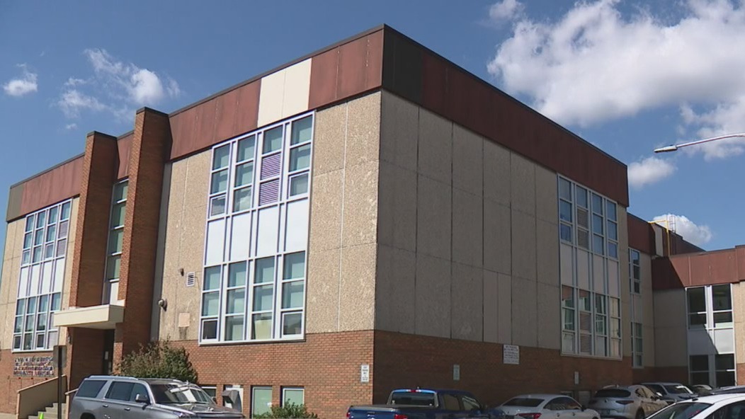 Concerns grow over smelly situation inside elementary school | FOX 2 ...