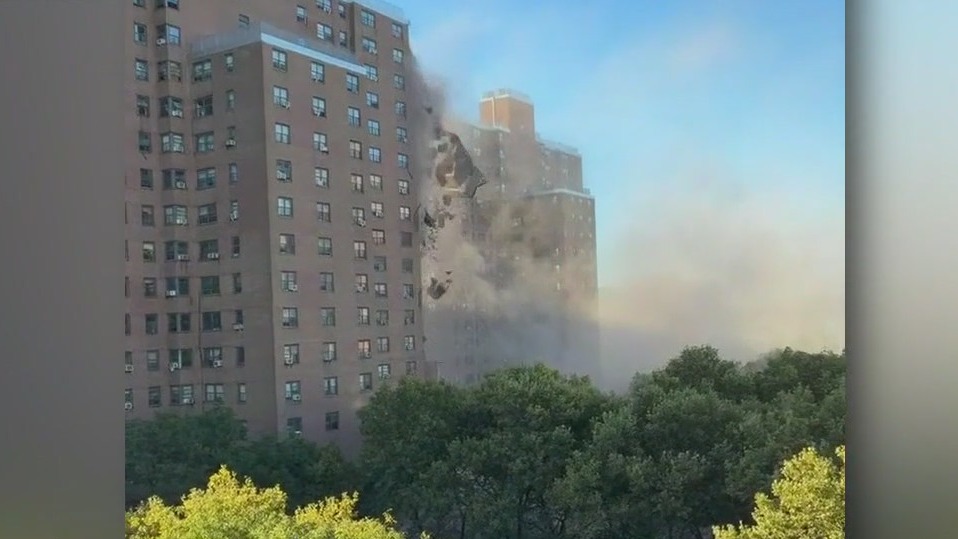 Bronx building collapse sends chimney tumbling | FOX 5 New York