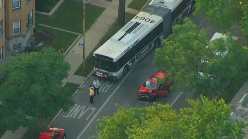 CTA bus crashes into SUV on Chicago's South Side | FOX 32 Chicago