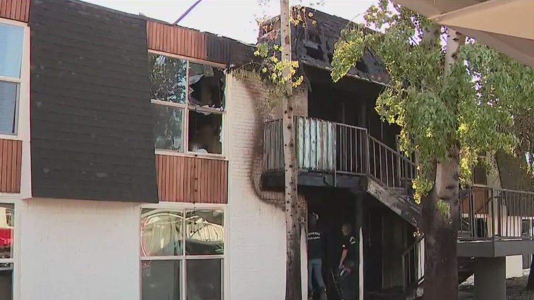 10 people displaced due to Phoenix apartment complex fire | FOX 10 Phoenix