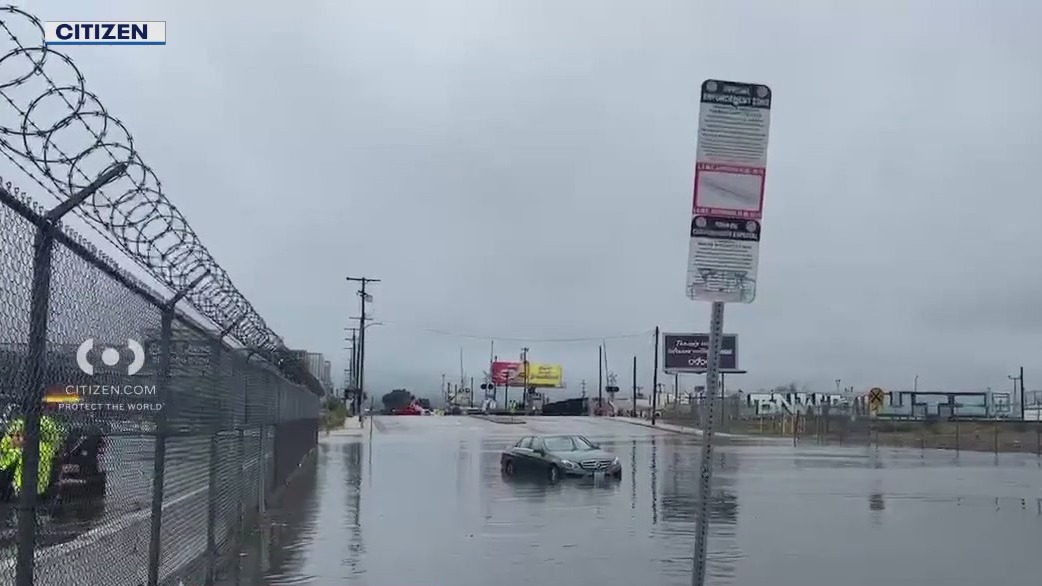 LA Weather: Heavy rain and flooding slam Southern California | FOX 11 ...