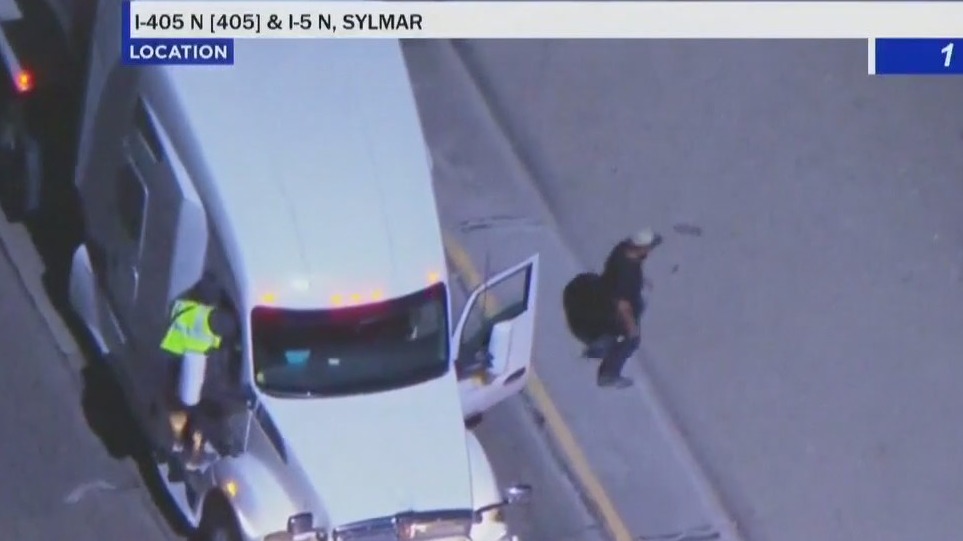 LA car chase: Suspects accused of carjacking multiple vehicles during ...