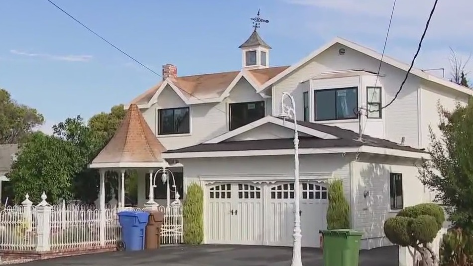 Lightning starts house fire in Brentwood | KTVU FOX 2