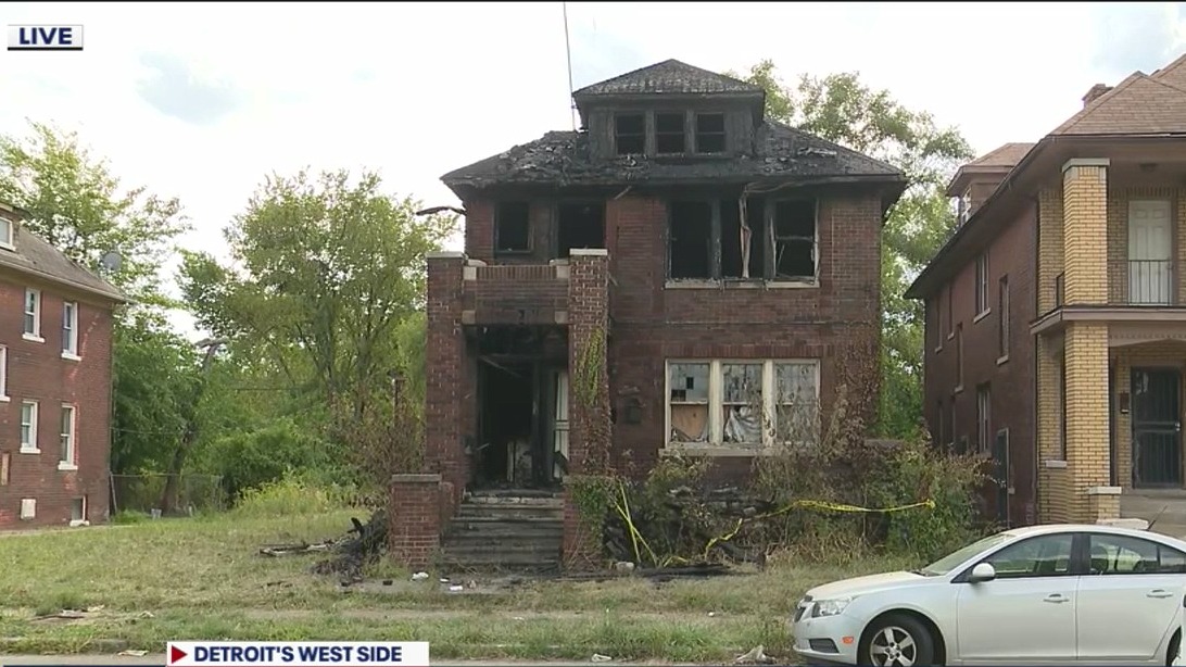 1 dead after Detroit house fire; firefighter injured after fall | FOX 2 ...