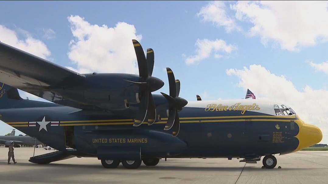 Flight in Blue Angels' "Fat Albert," experiencing weightlessness | FOX6 ...
