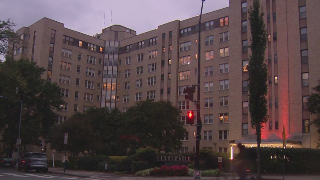 Woman's arm trapped in elevator, residents concerned | FOX 5 DC